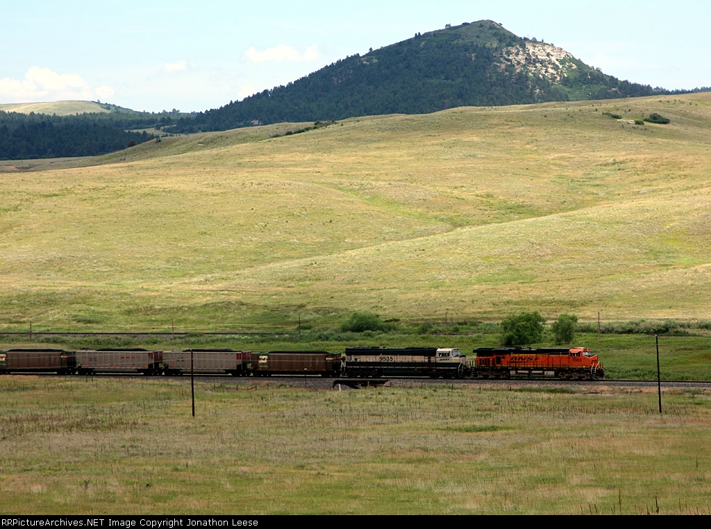 BNSF 5968 & 9535 trek south